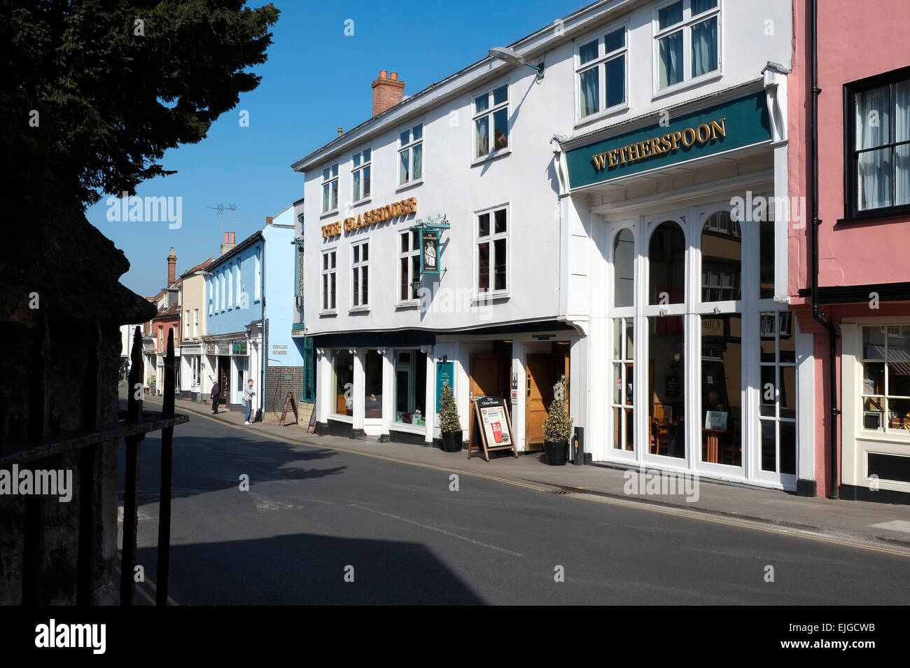 Wetherspoon pub hi-res stock photography and images - Alamy