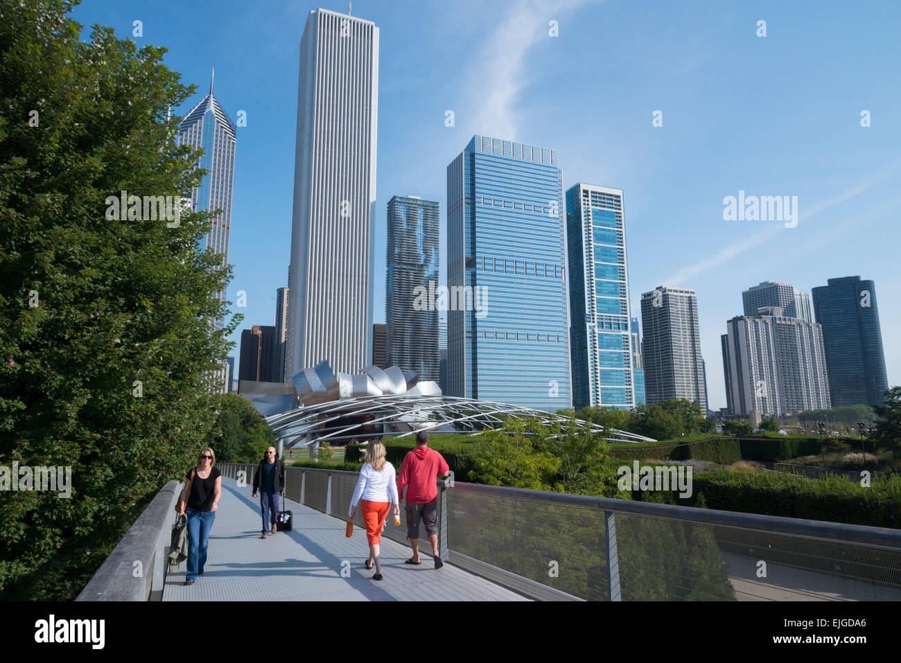 Nichols Bridgeway. Millennium Park. Chicago. Illinois. USA Stock Photo ...