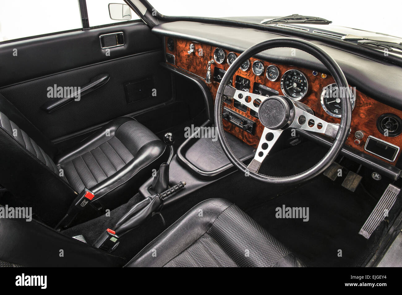 Walnut dashboard hi-res stock photography and images - Alamy