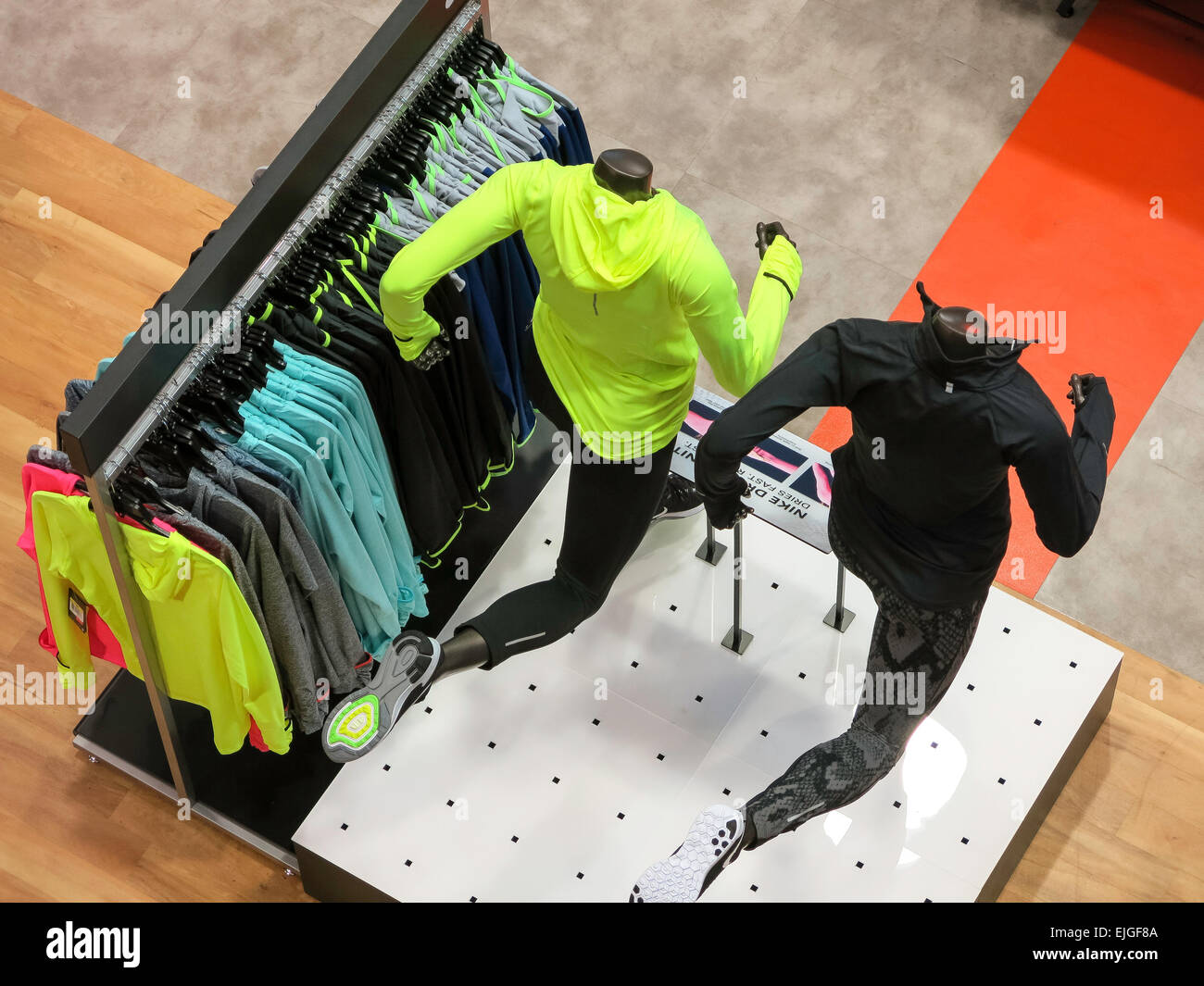 Dicks sporting goods display hi-res stock photography and images - Alamy