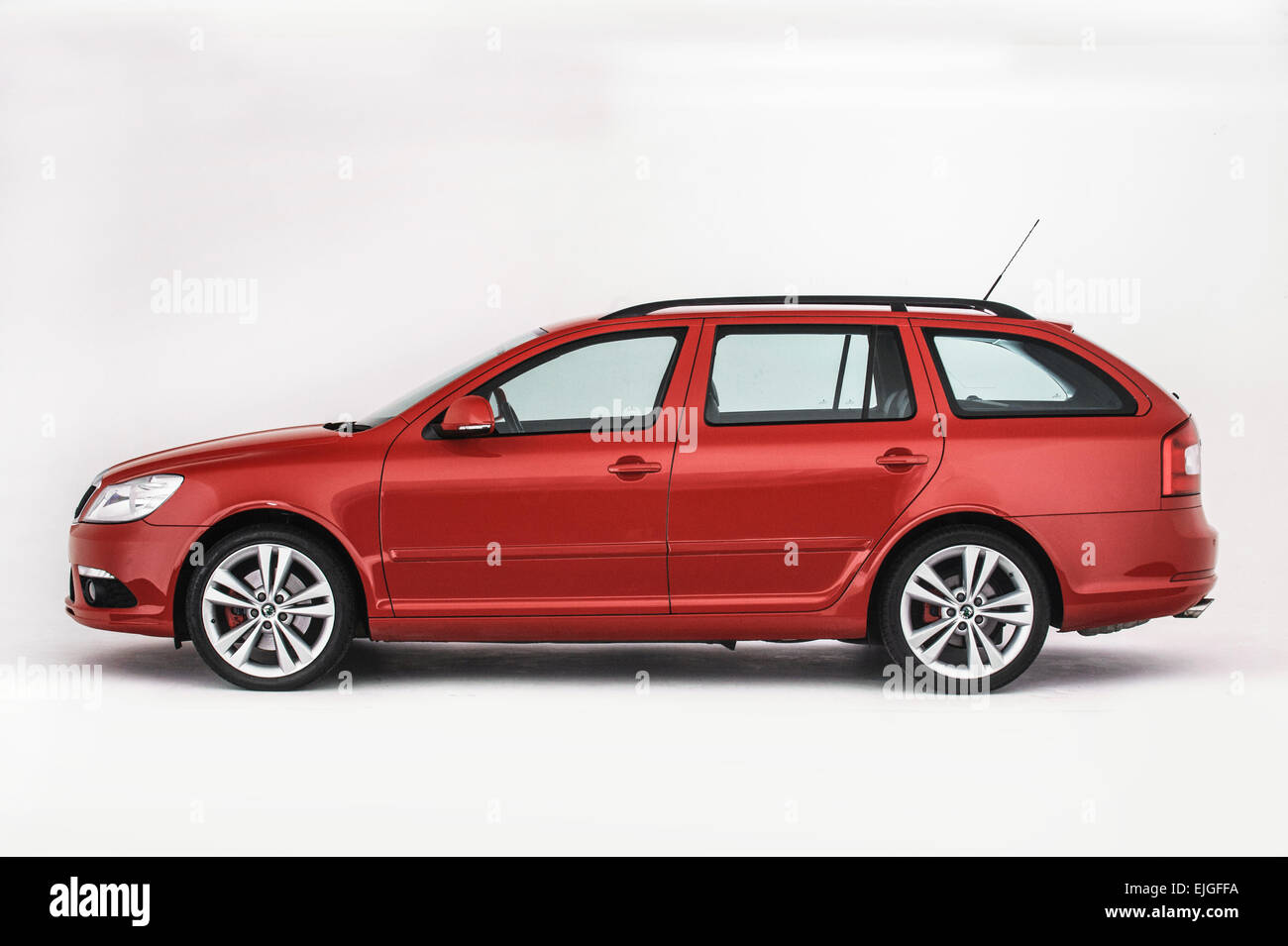 Skoda octavia red hi-res stock photography and images - Alamy