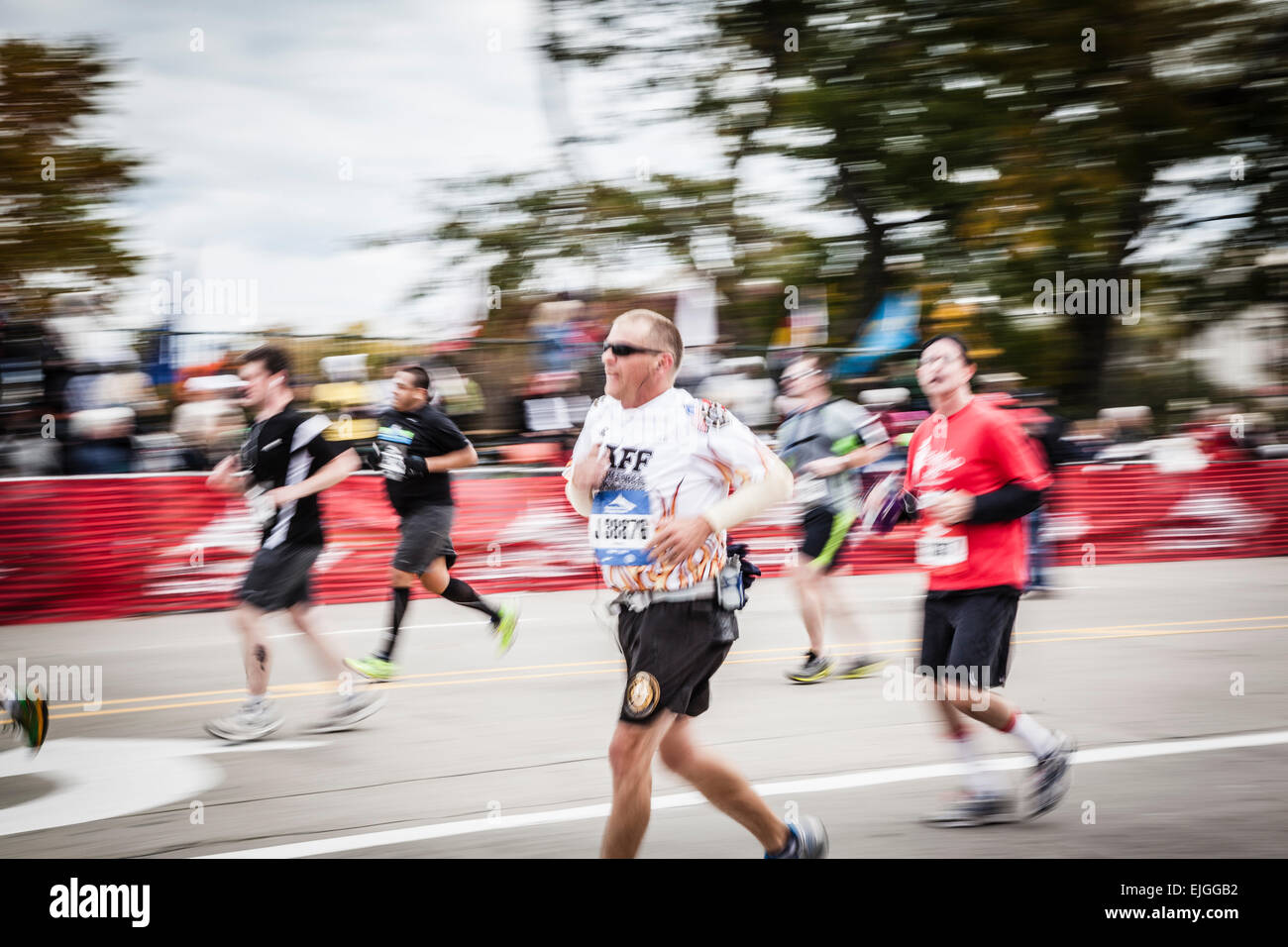 Chicago Marathon runners completed the 2012 Chicago Marathon Stock ...