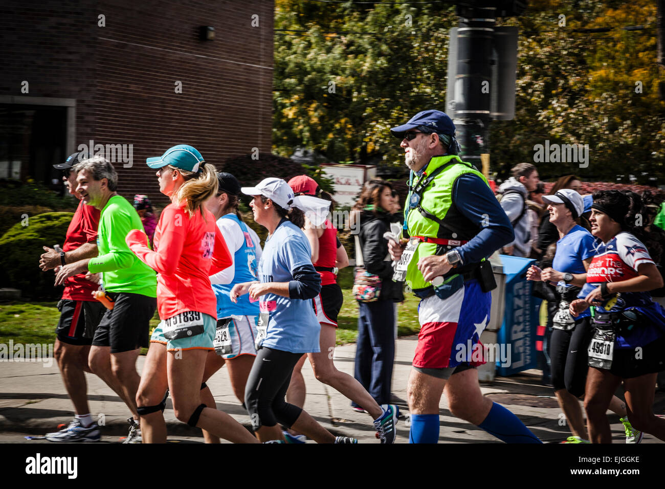 Chicago Marathon runners completed the 2012 Chicago Marathon Stock ...
