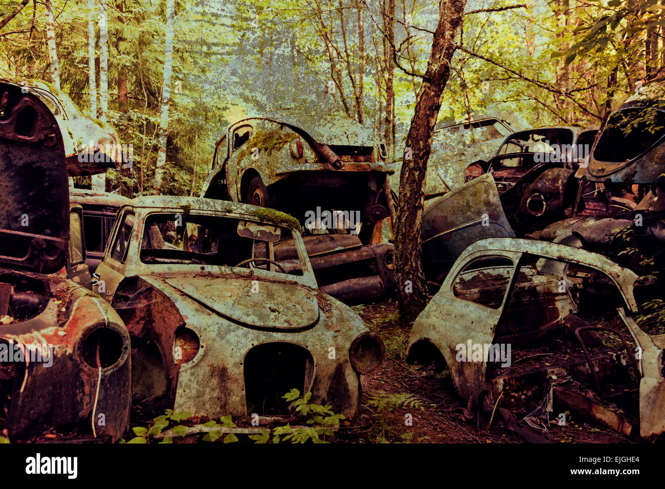 Car scrapping cars hi-res stock photography and images - Alamy