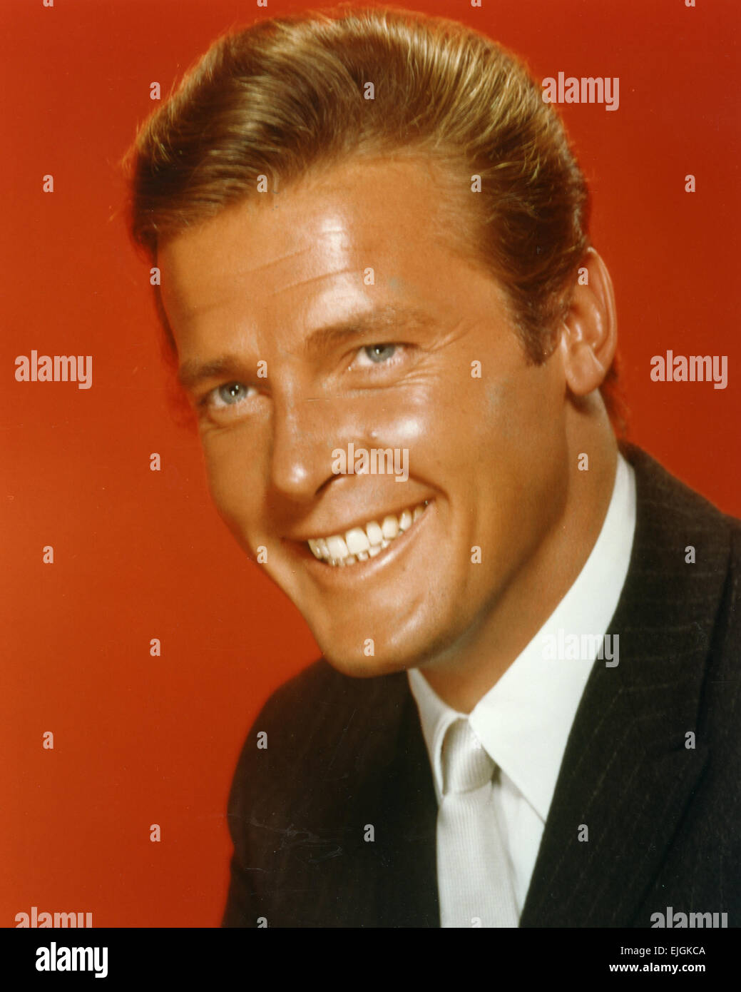 Actor roger moore hi-res stock photography and images - Alamy