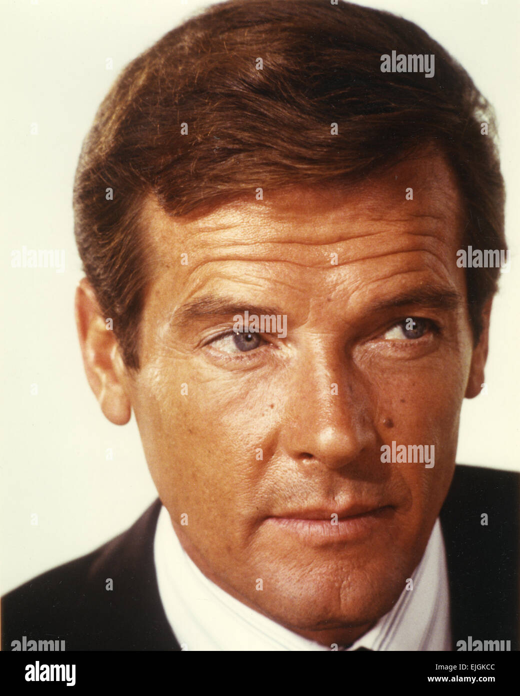 ROGER MOORE English film and TV actor Stock Photo - Alamy