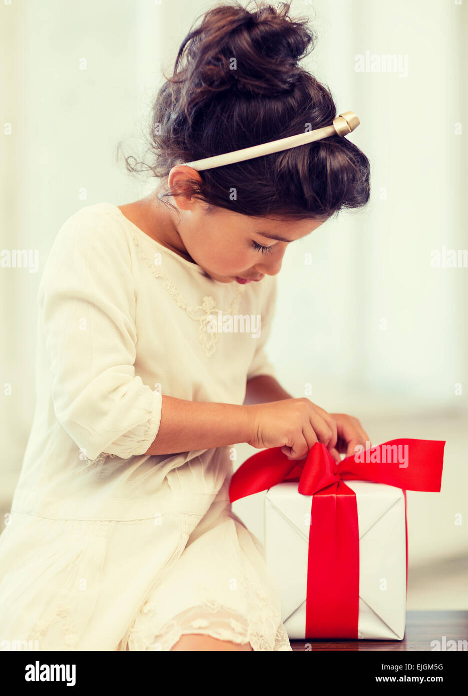 happy child girl with gift box Stock Photo - Alamy