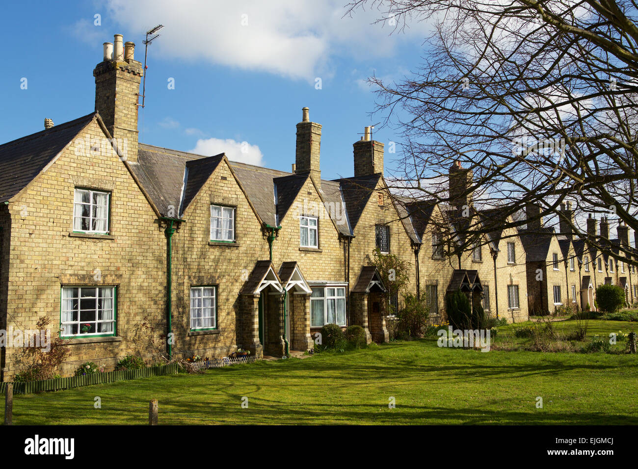 19th century cottages hi-res stock photography and images - Alamy