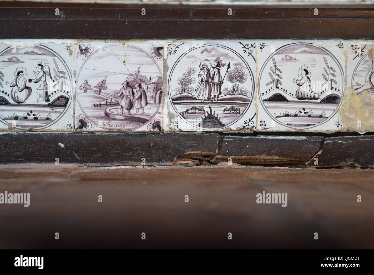 Dutch tile hi-res stock photography and images - Alamy