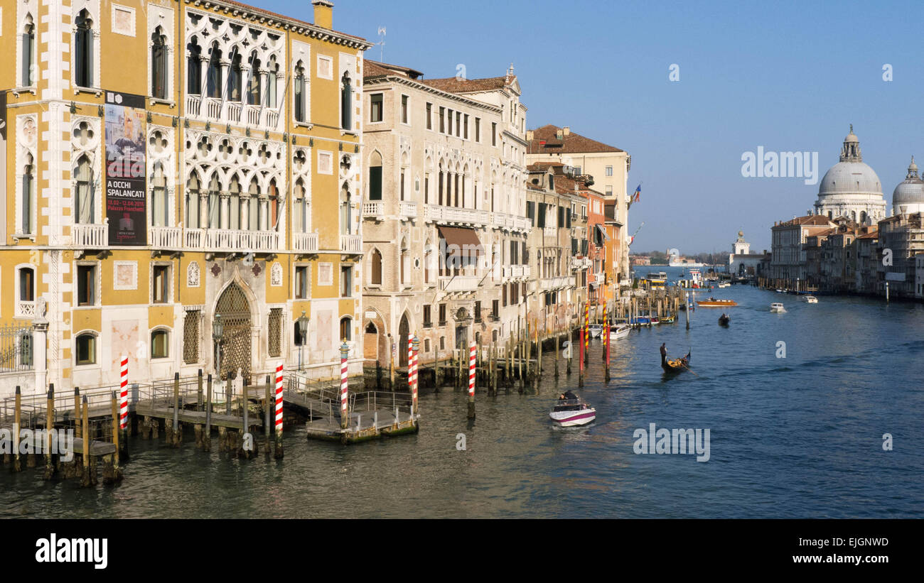 A view of the Grand Canal from the Rialto Bridge in Venice Stock Photo ...