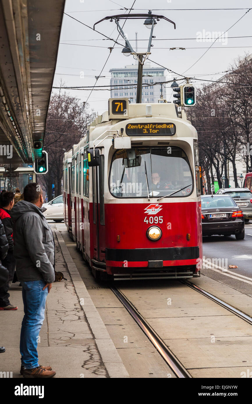 Ringstrasse vienna tram hi-res stock photography and images - Alamy