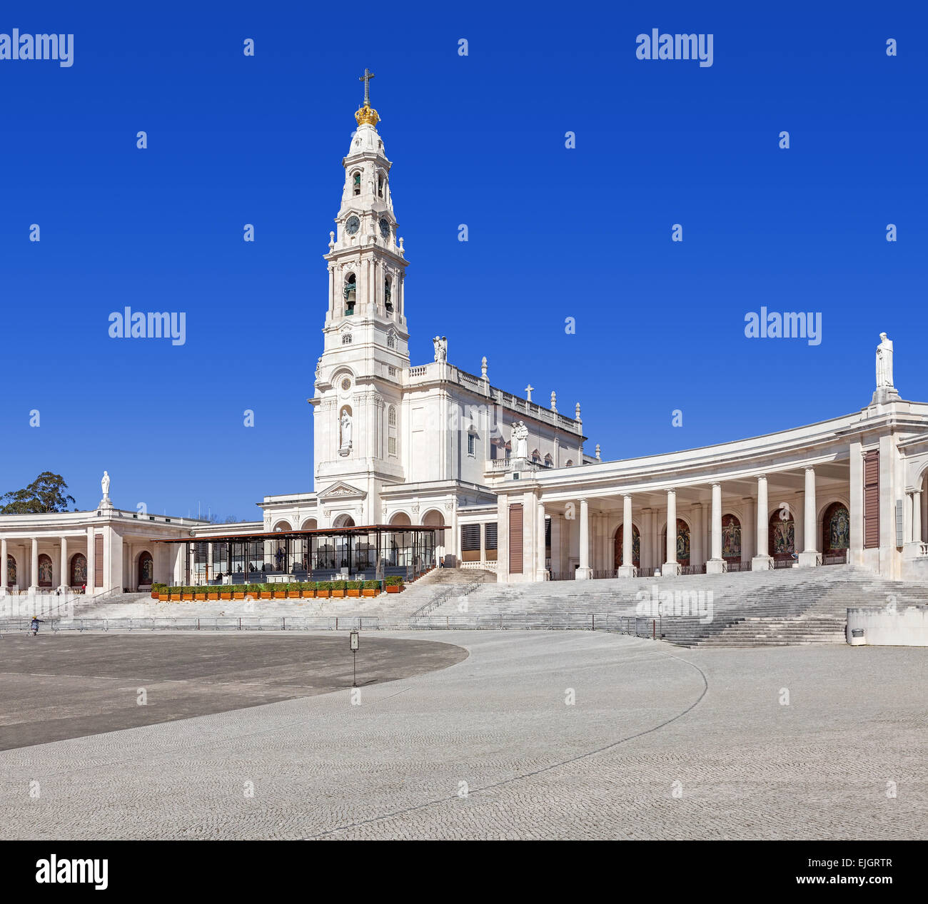 Fatima shrine portugal hi-res stock photography and images - Alamy