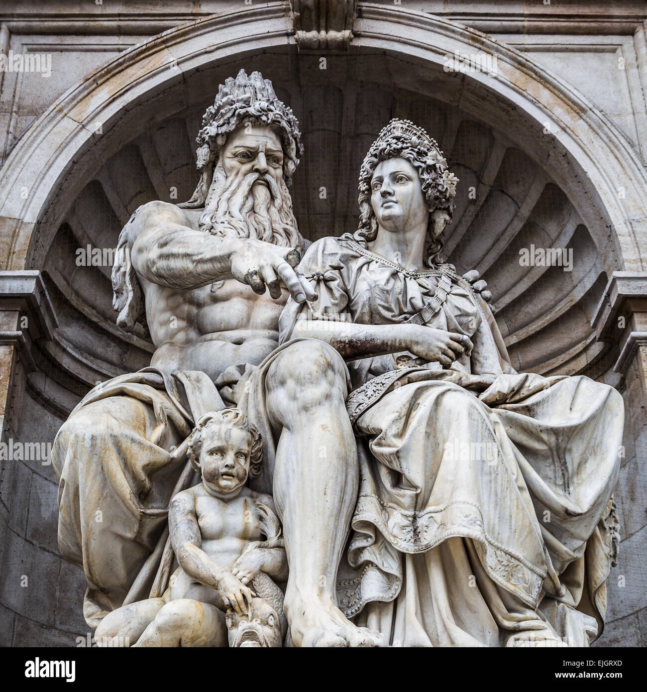 Statue vienna child hi-res stock photography and images - Alamy