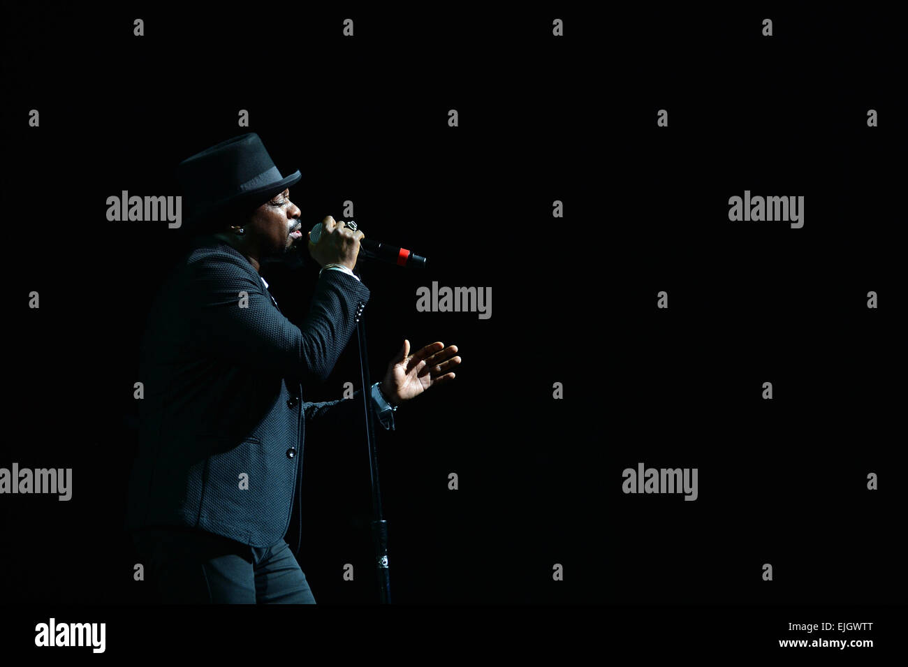 Anthony Hamilton performs live in concert during the 'Back to Love Tour ...