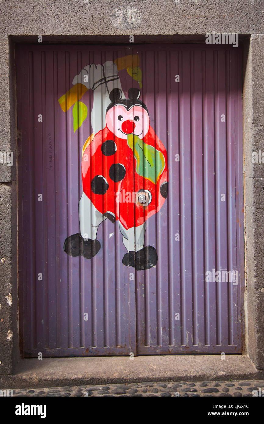 Mauve door hi-res stock photography and images - Alamy