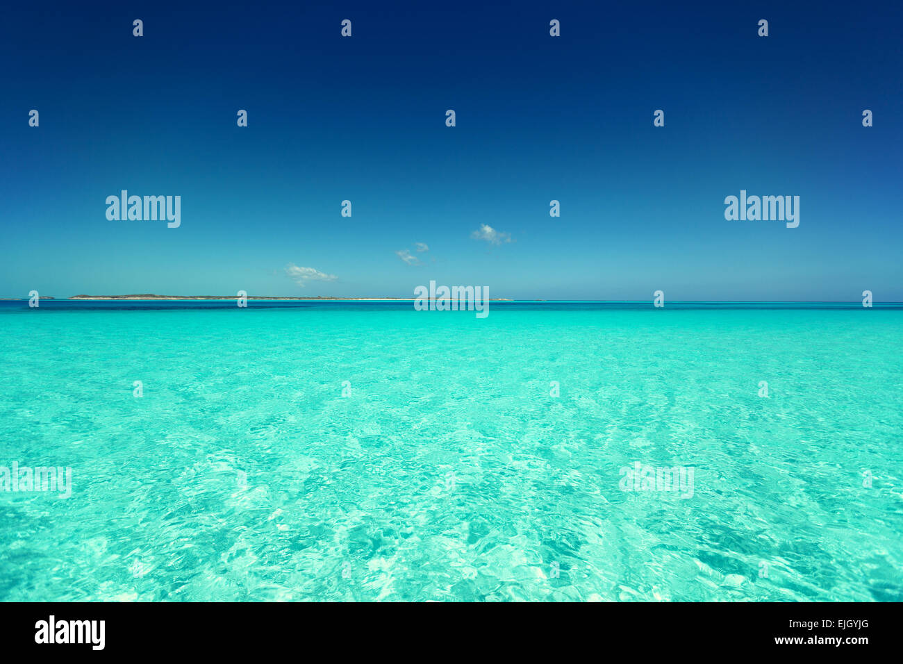 Blue water sea ocean hi-res stock photography and images - Alamy