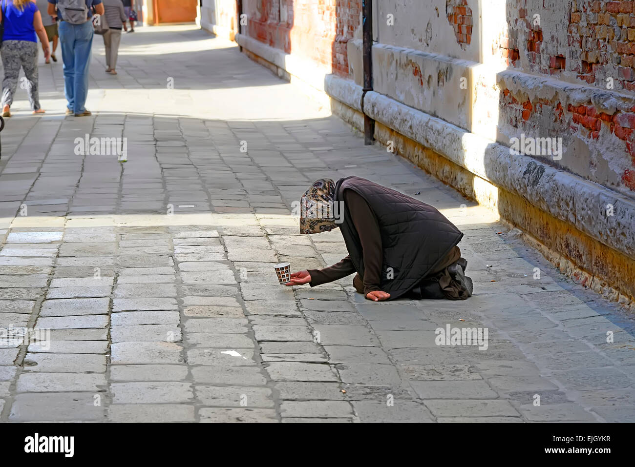 Beggar venice italy hi-res stock photography and images - Alamy