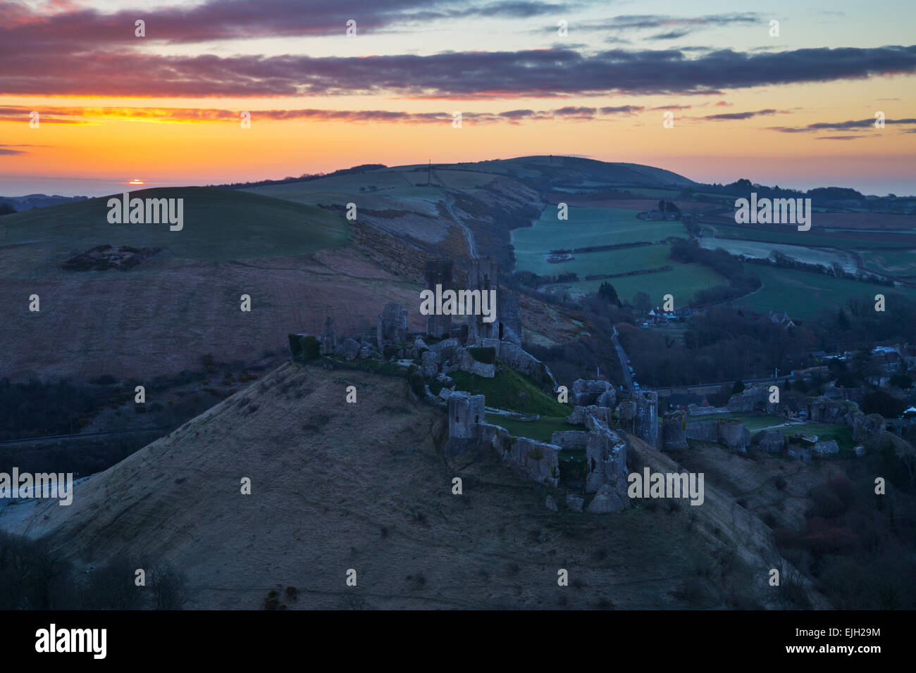 Sunrise over the castle hi-res stock photography and images - Alamy