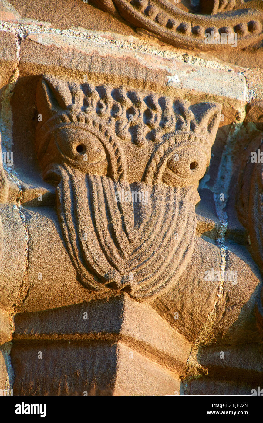 Religious art and sculptures hi-res stock photography and images - Alamy
