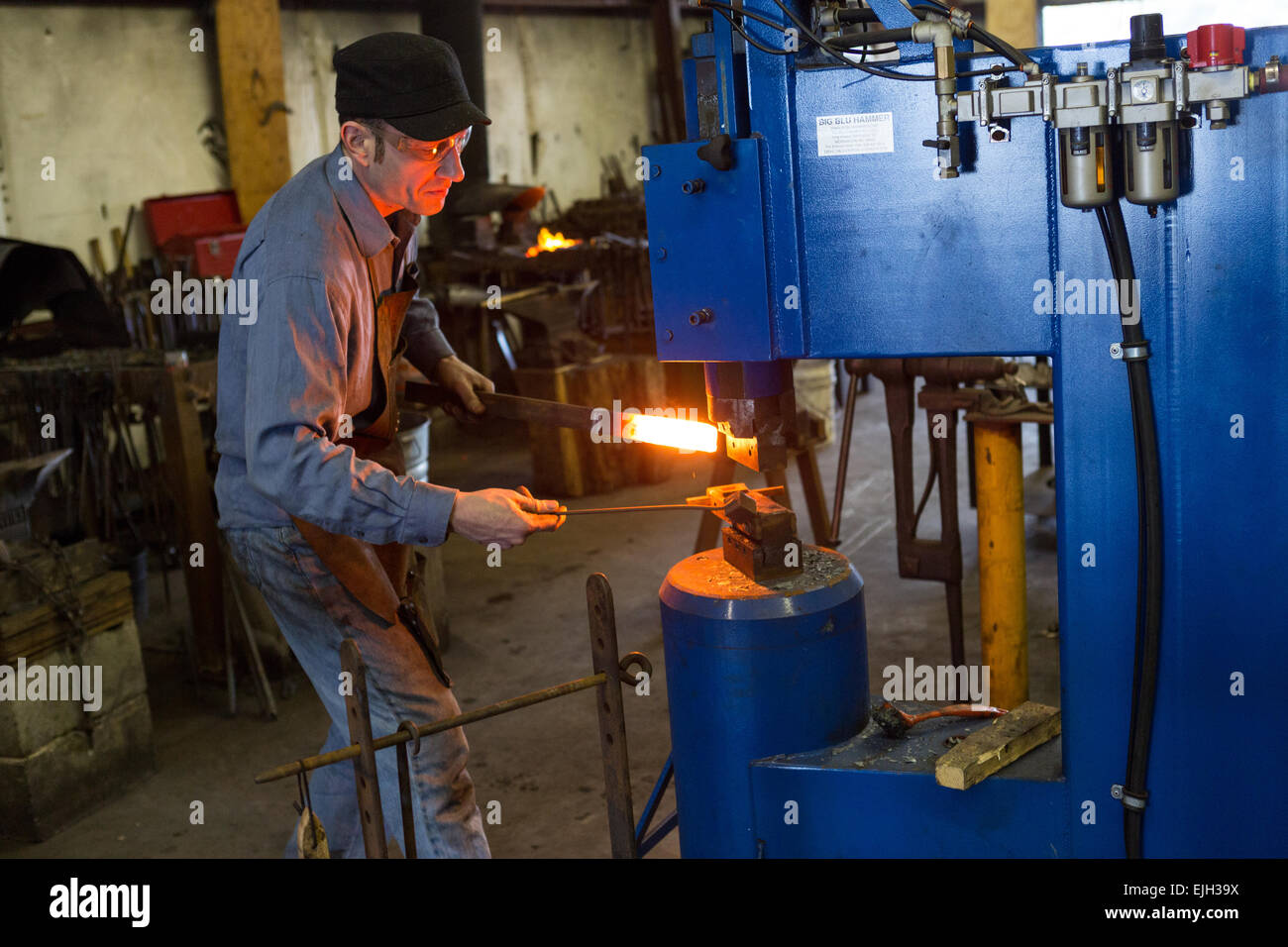 Forging hammer machine hi-res stock photography and images - Alamy