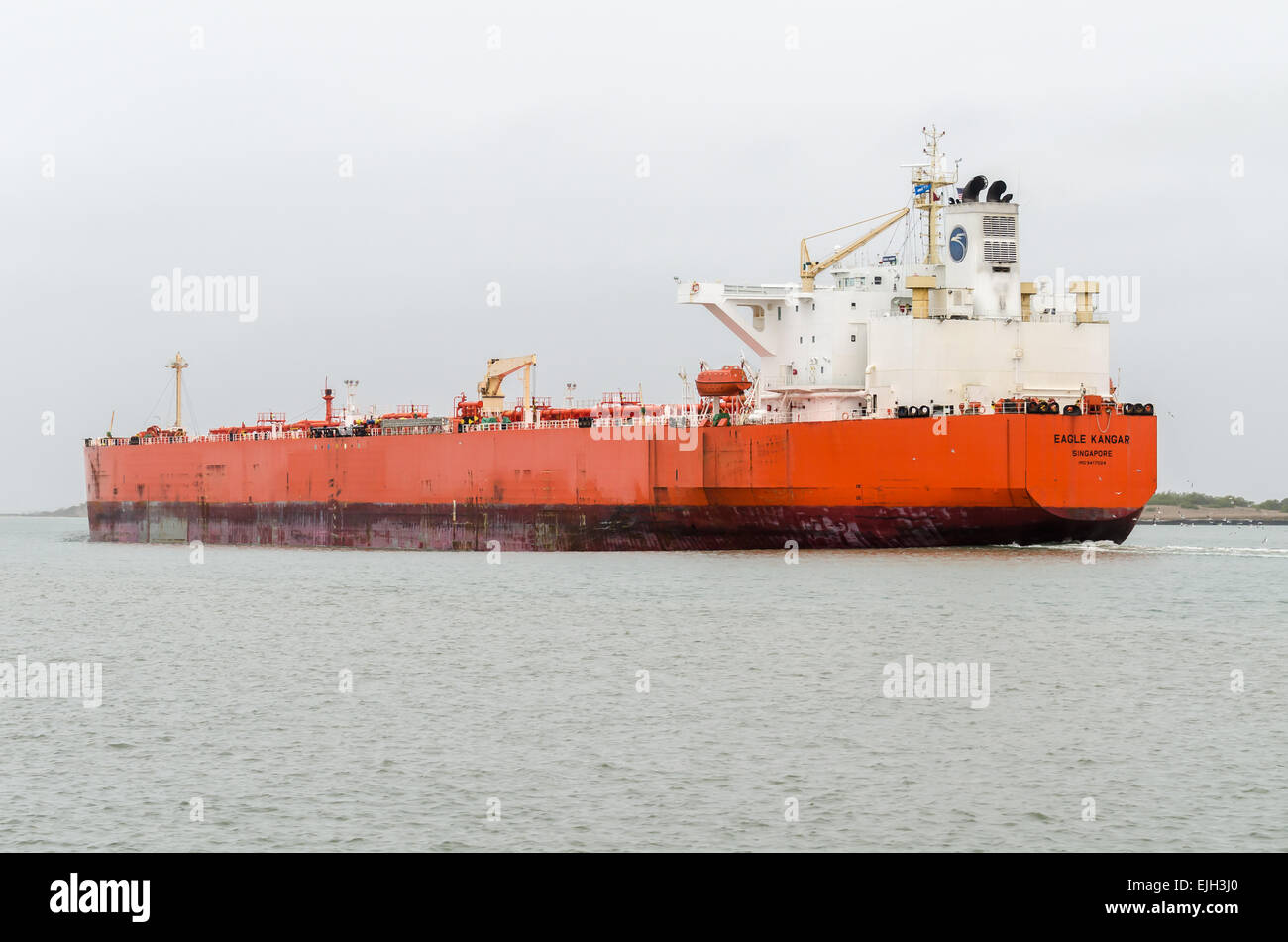 Crude oil ship hi-res stock photography and images - Alamy