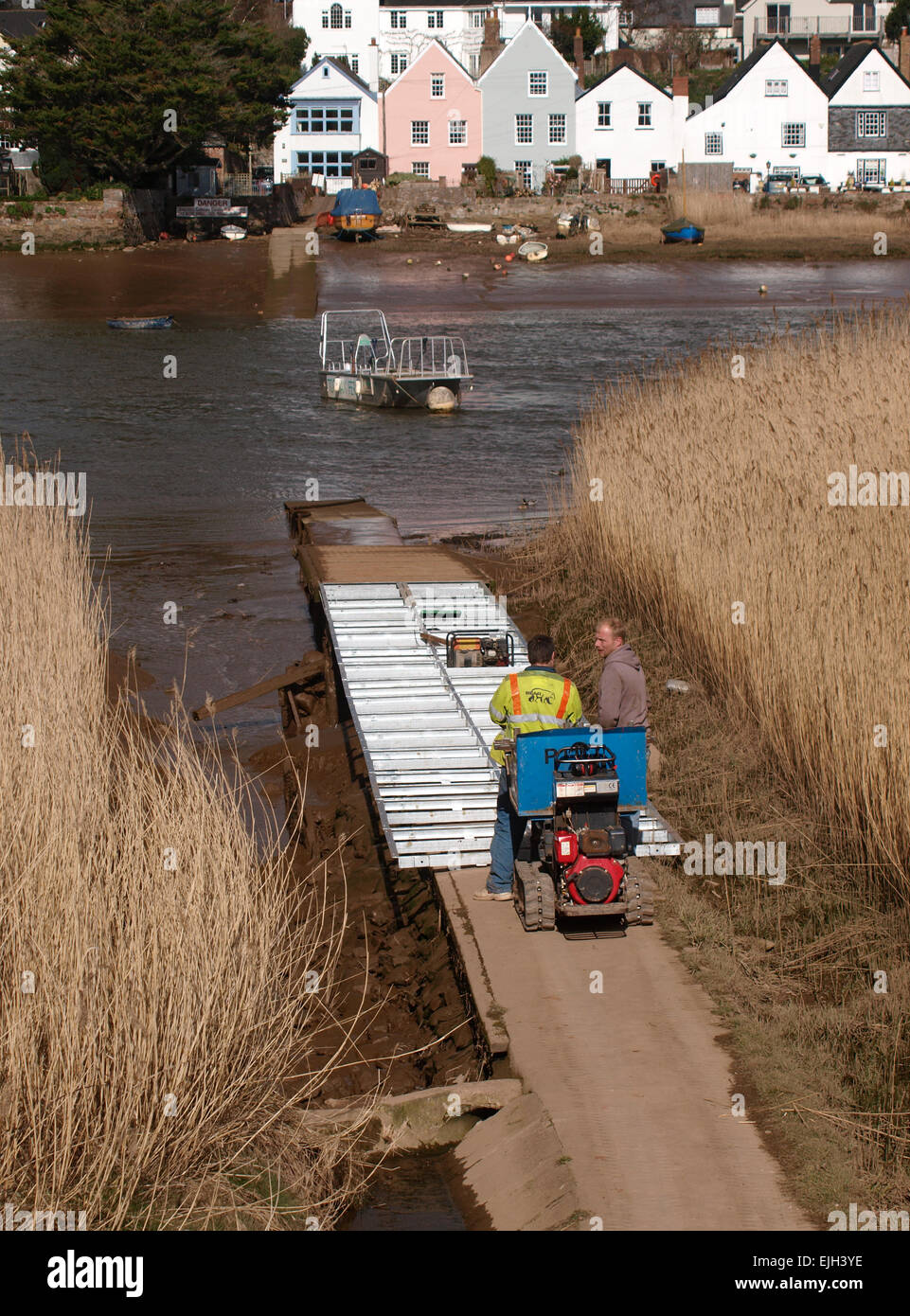 Work on the Topsham Ferry jetty, Devon, UK Stock Photo - Alamy