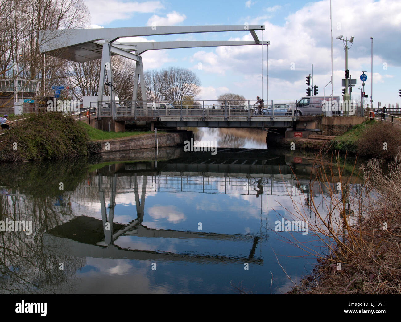Lift bridge on the A379 Bridge Road, Exeter, Devon over the Exeter ...
