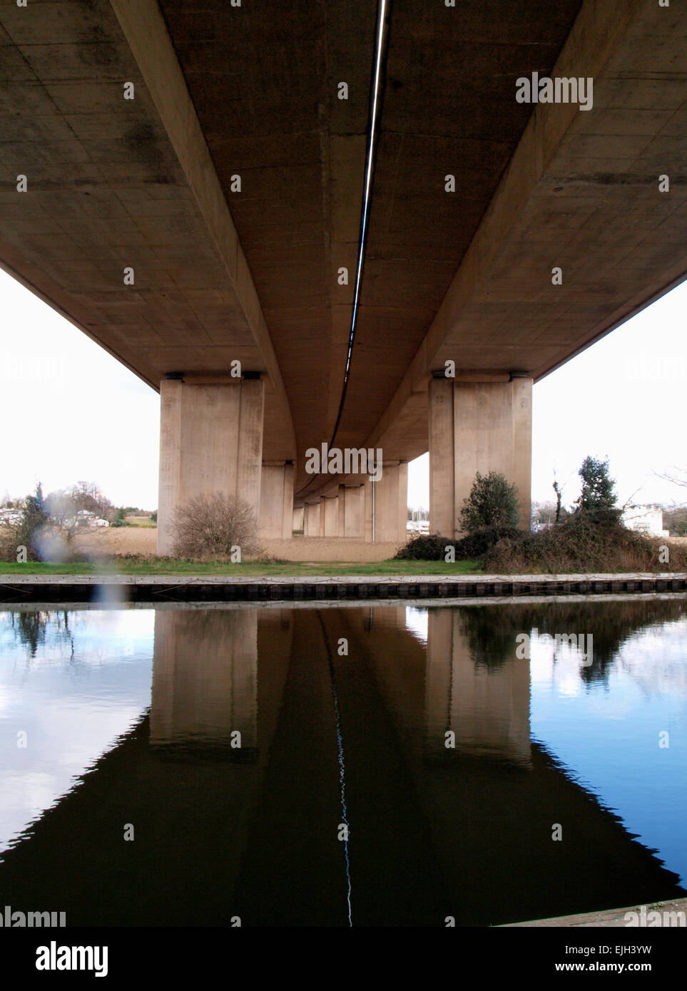 View under the M5 road bridge over the Exeter Canal, Devon, UK Stock ... View under the M5 road bridge over the Exeter Canal, Devon, UK Stock ...