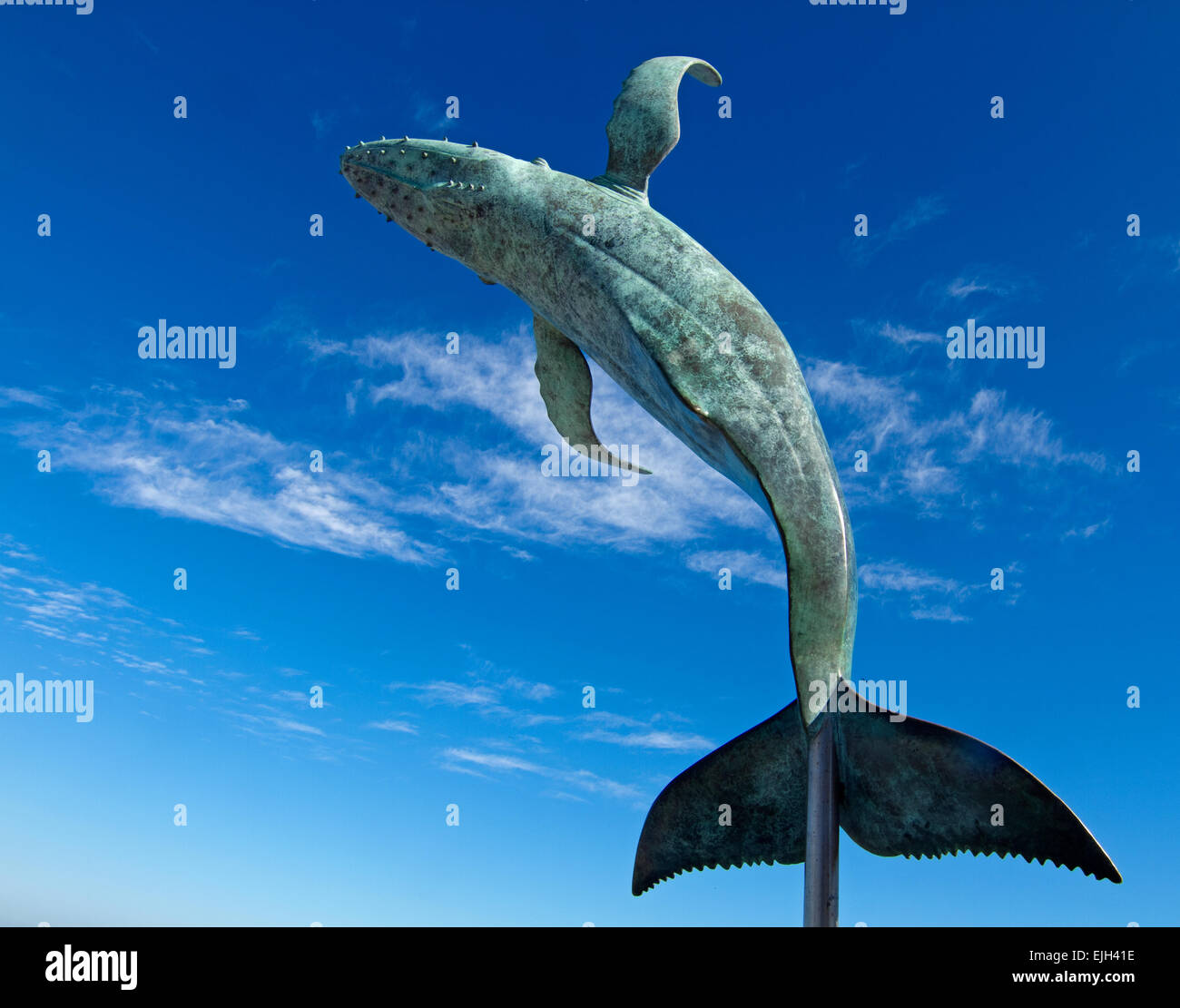 Statue of humpback whales hi-res stock photography and images - Alamy
