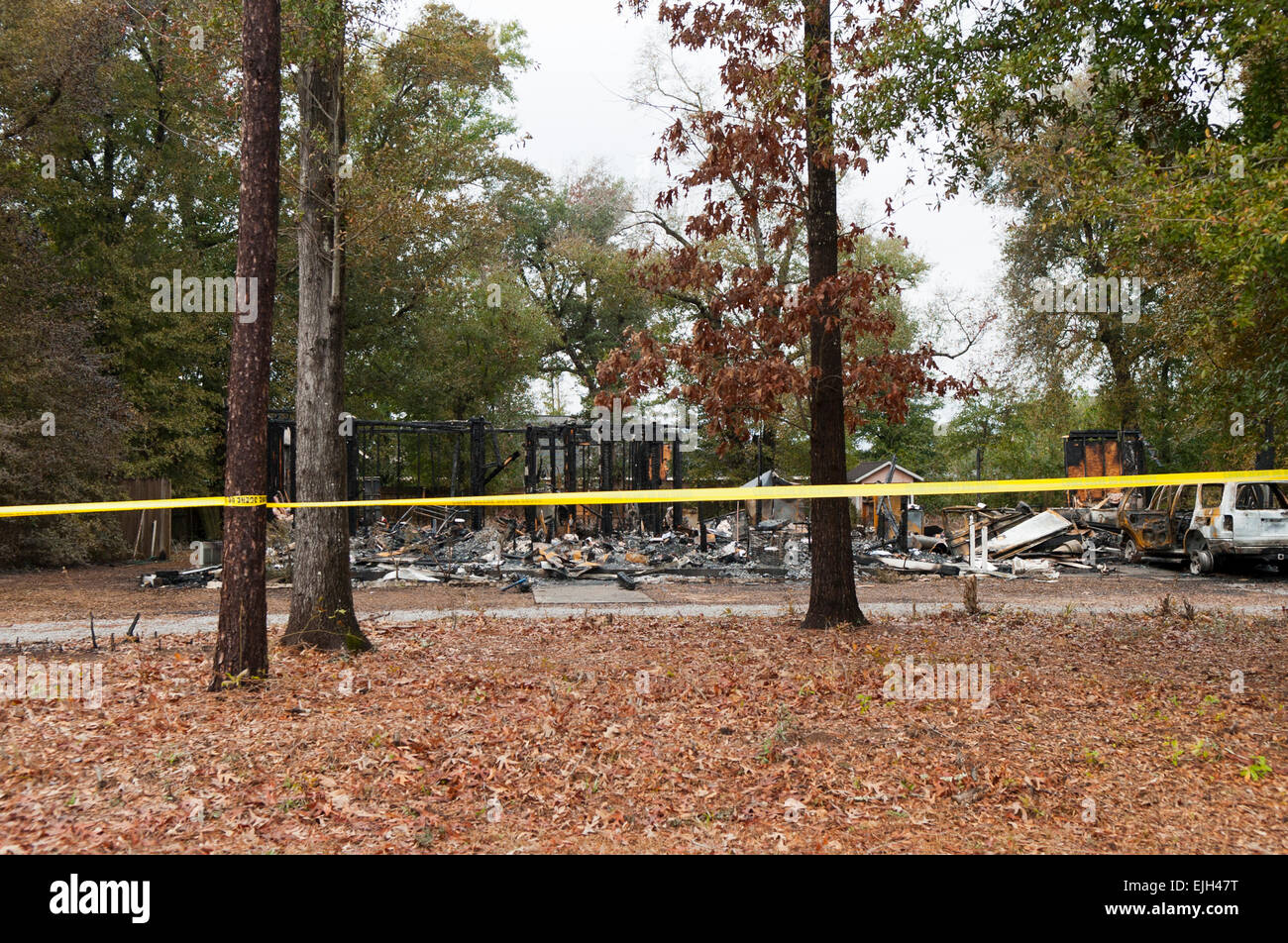 Old home after fire hi-res stock photography and images - Alamy