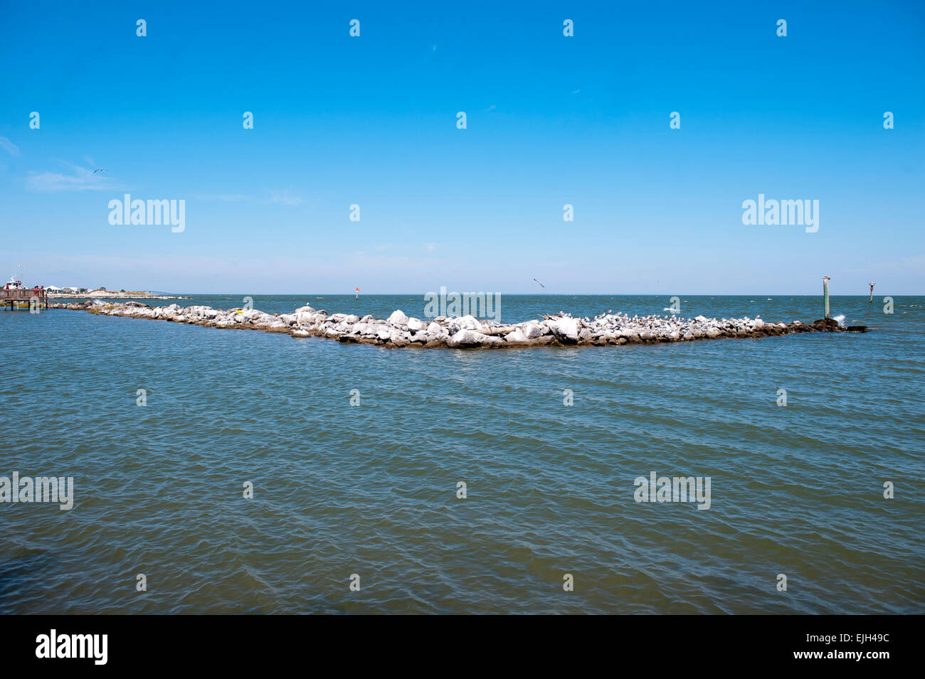 Ocean shoreline jetty hi-res stock photography and images - Alamy