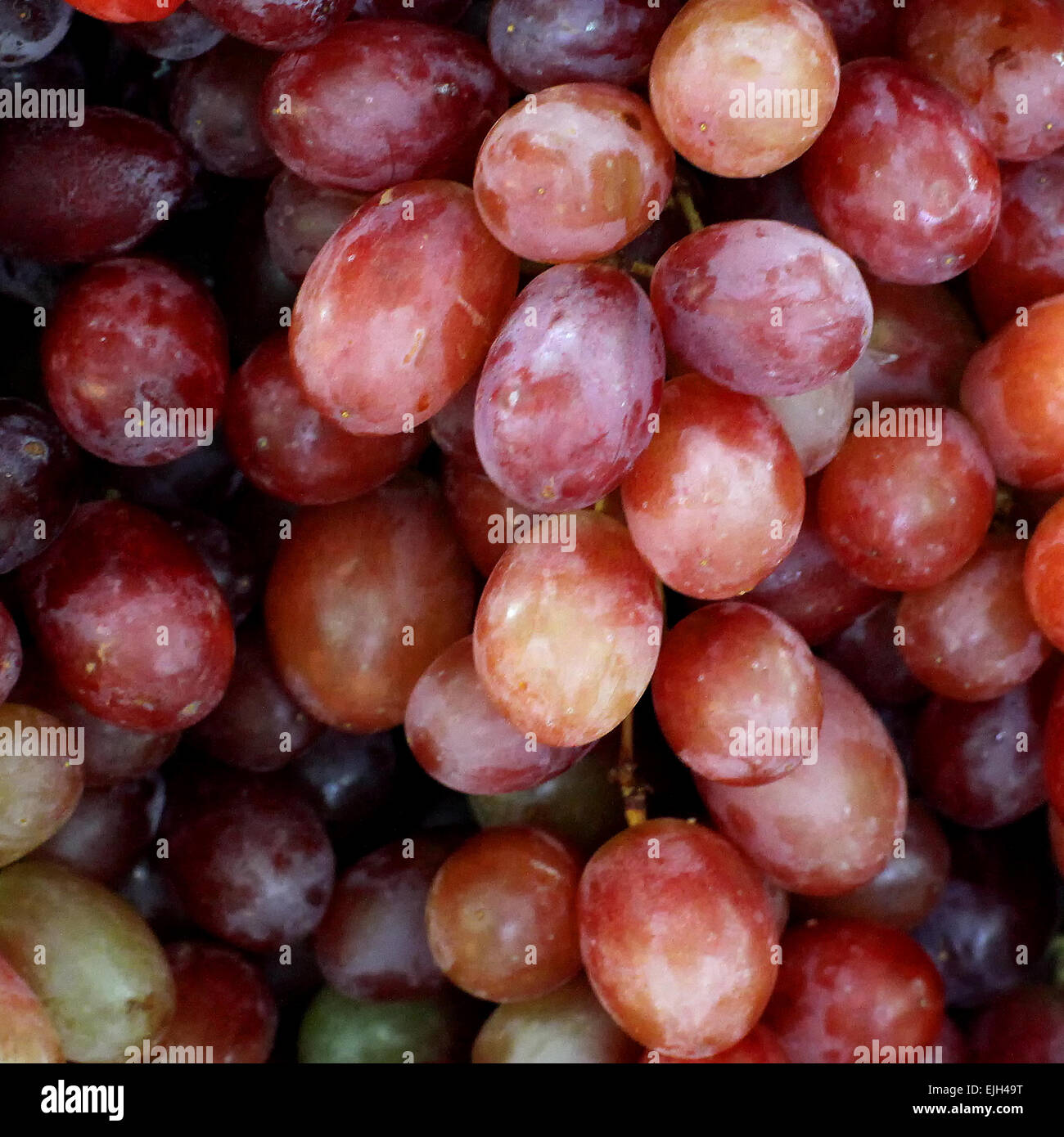 Fresh grape at fruit market Stock Photo - Alamy