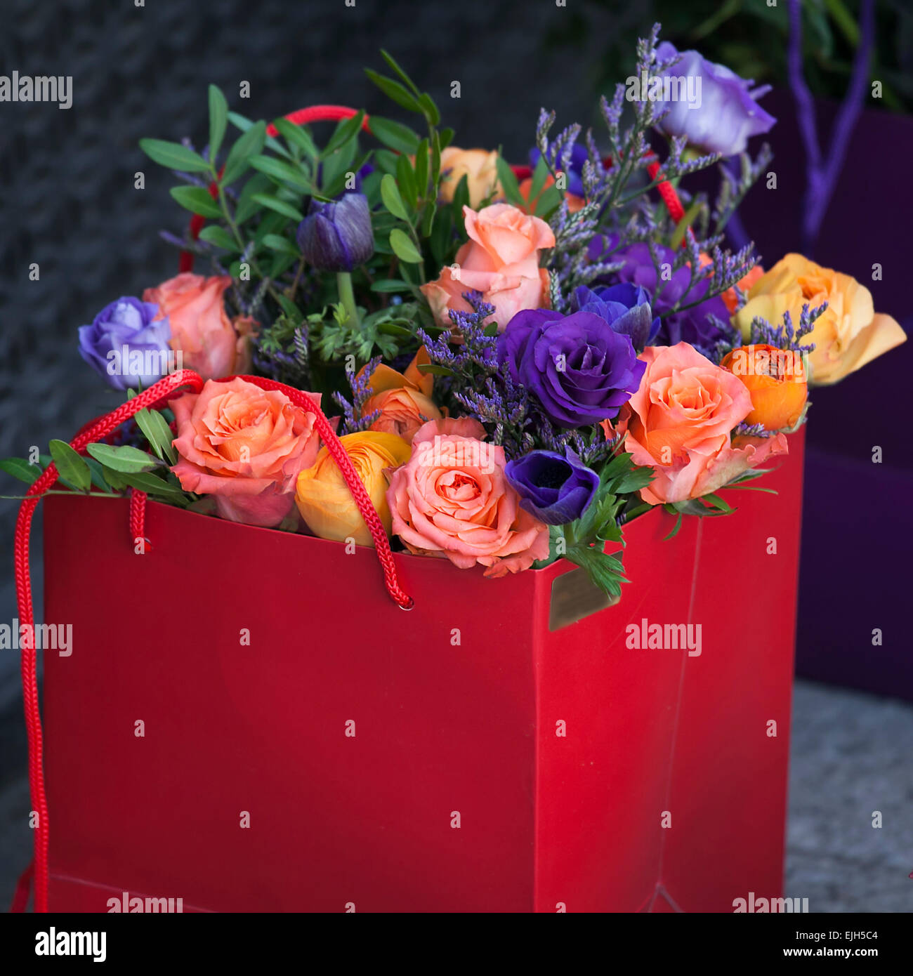 Shopping bag rose hi-res stock photography and images - Alamy