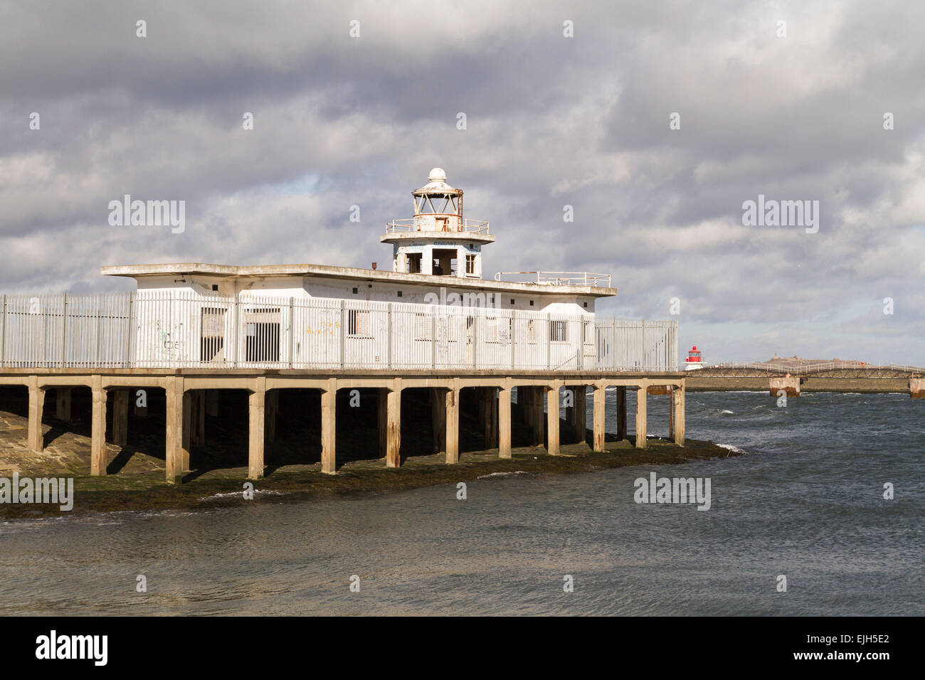 Derelict lighthouse at the entrance of Leith Harbour, Edinburgh Stock ...