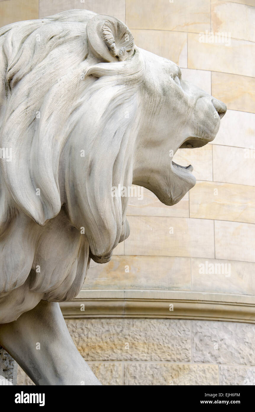 House of hanover symbol hi-res stock photography and images - Alamy