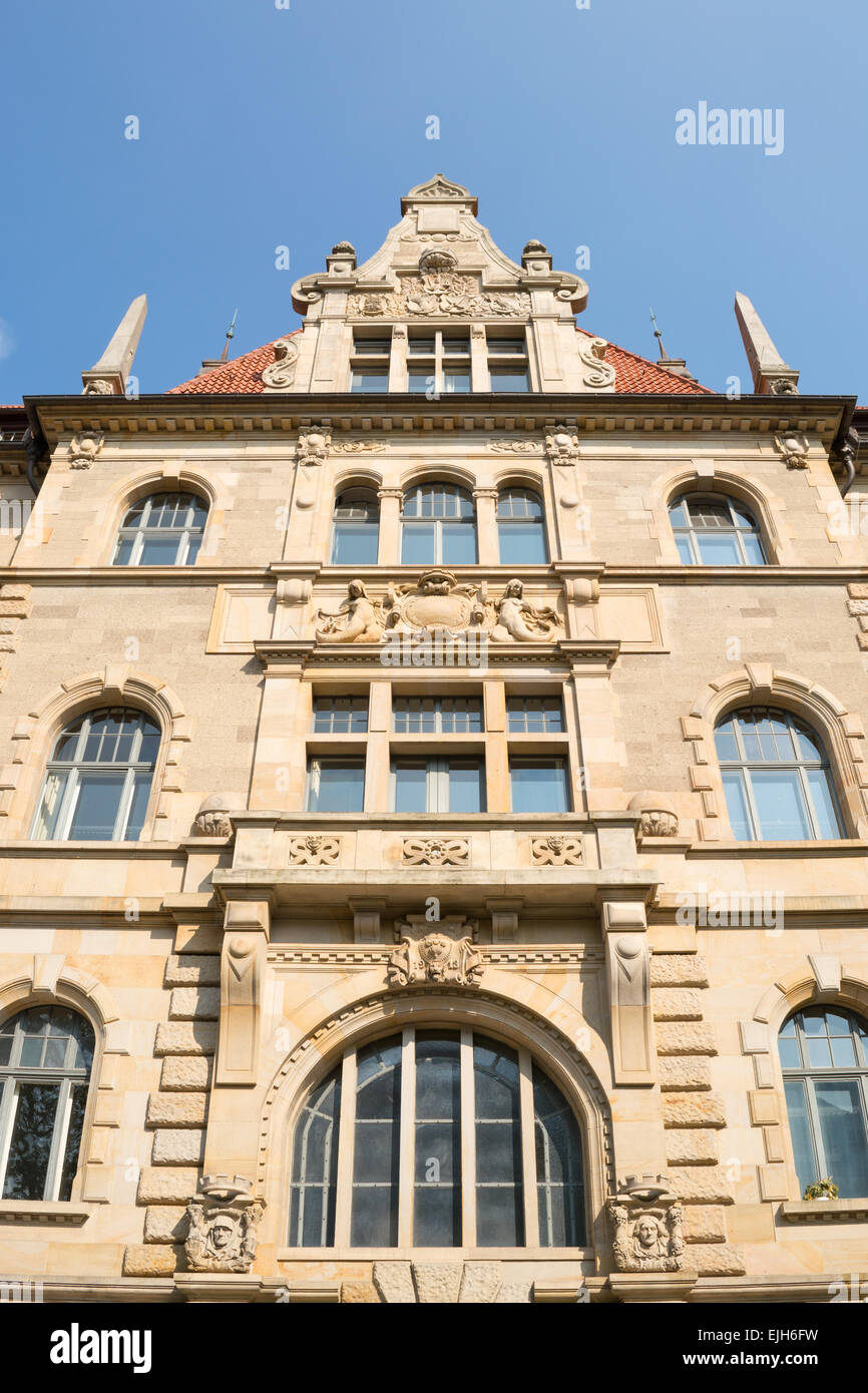 House of hanover symbol hi-res stock photography and images - Alamy