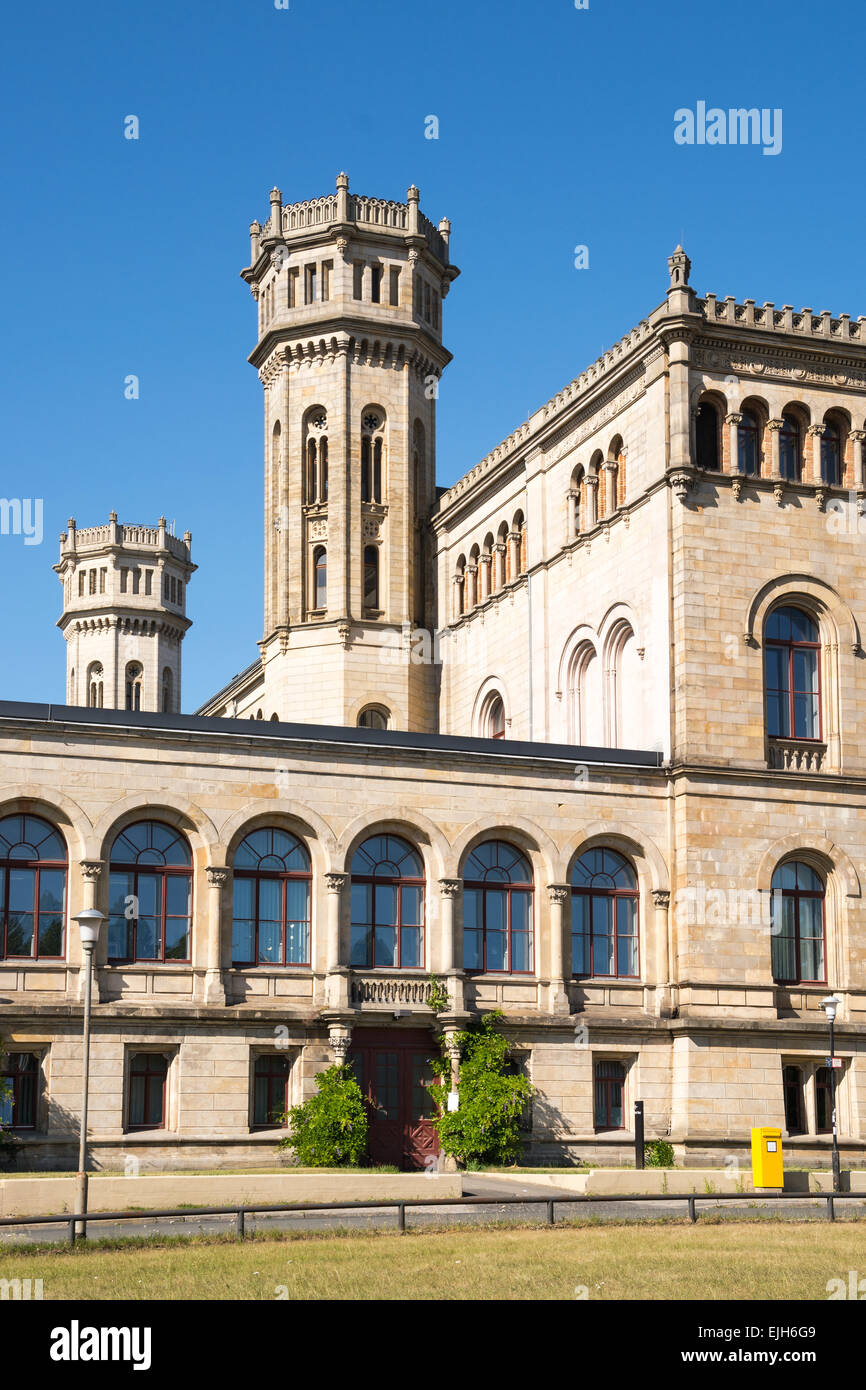 Leibniz university hanover hi-res stock photography and images - Alamy