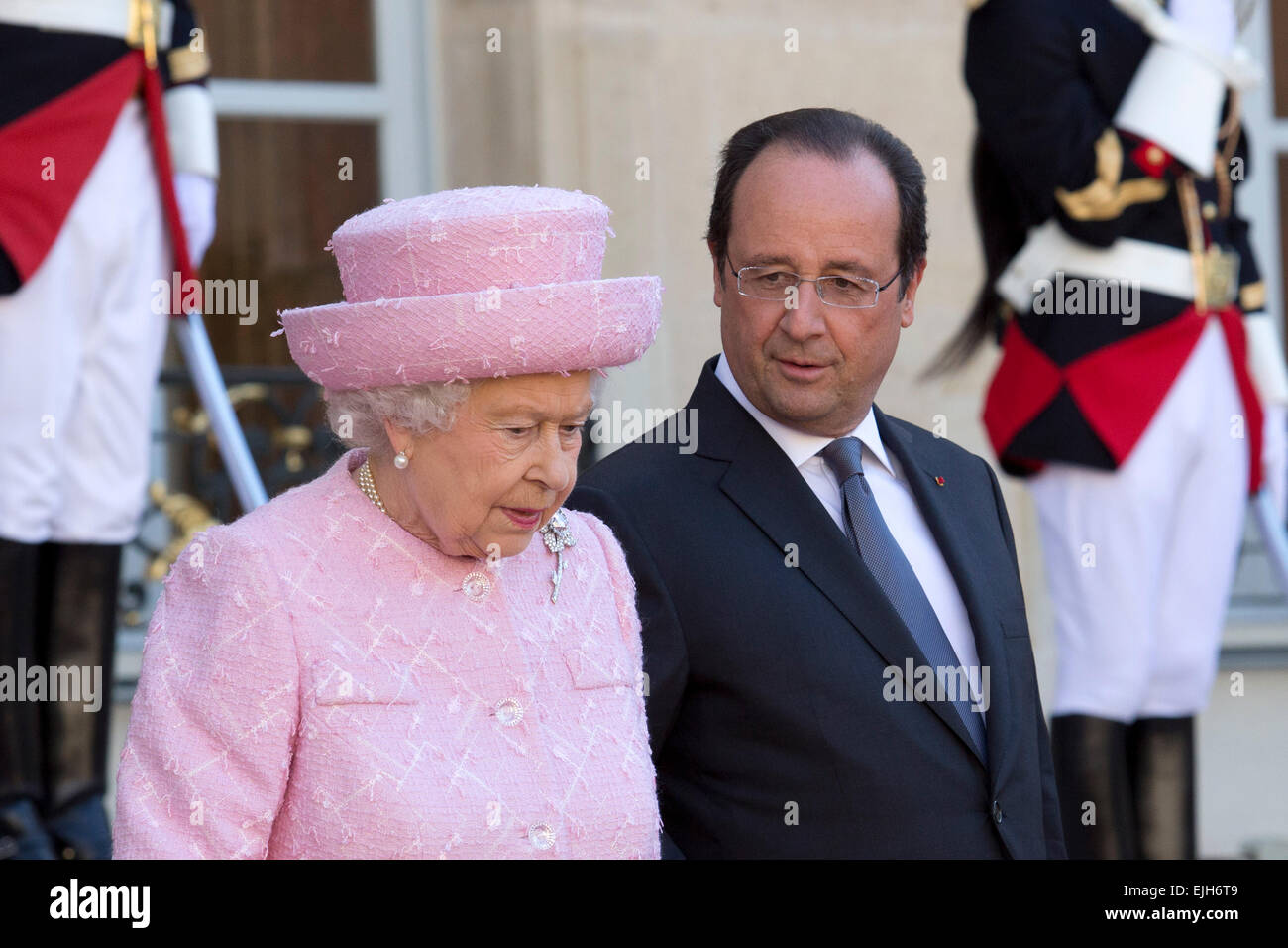 Queen elizabeth ii arrives elysee palace hi-res stock photography and ...