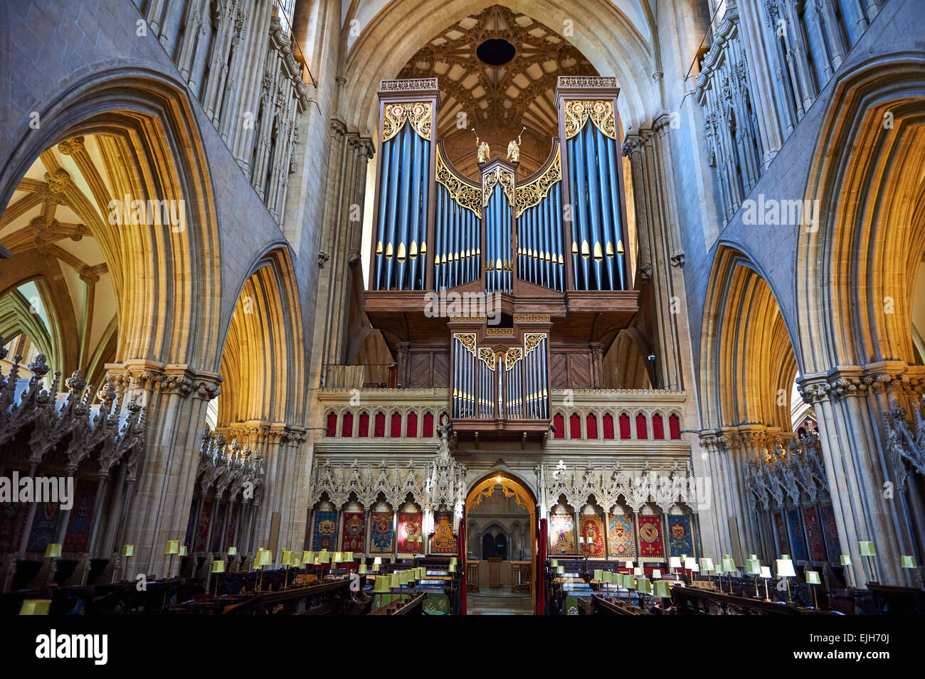 Images of wells cathedral hi-res stock photography and images - Alamy