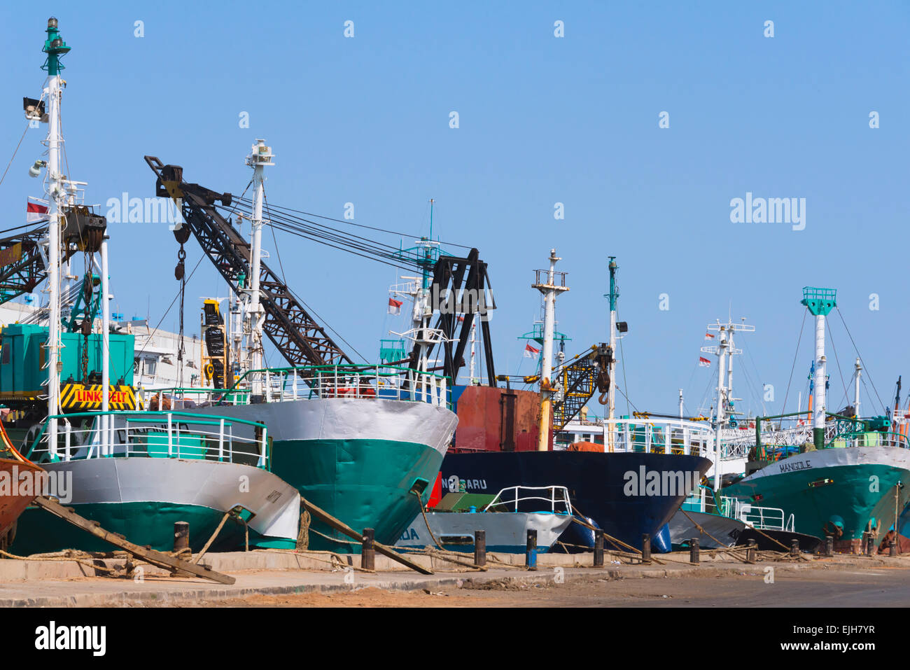 Ships in the old harbor, Surubaya, East Java, Indonesia Stock Photo - Alamy