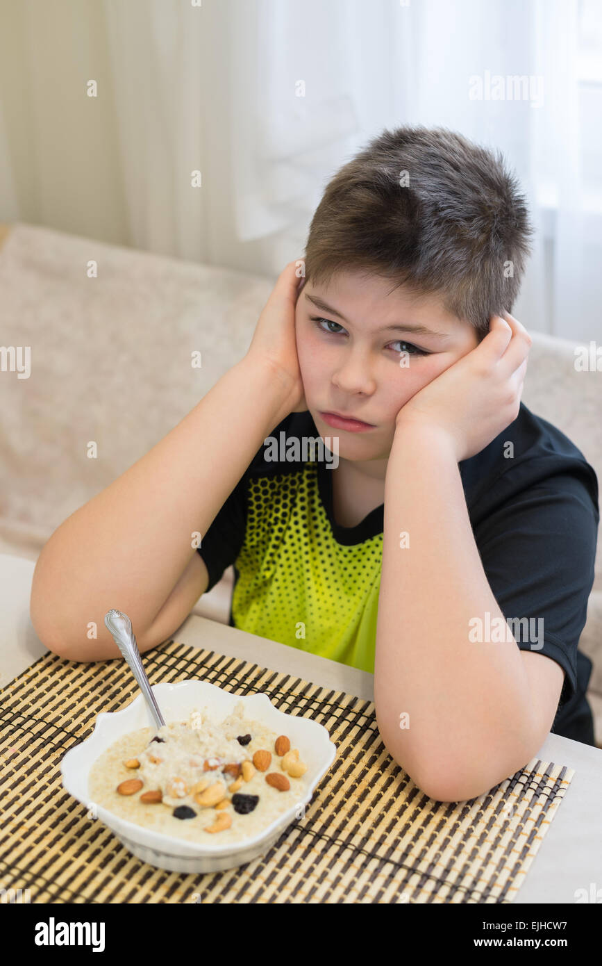Teenager portrait sad boy hi-res stock photography and images - Alamy