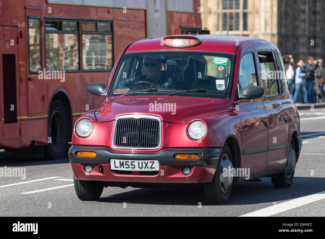 London cab with advertising, London, England Stock Photo - Alamy