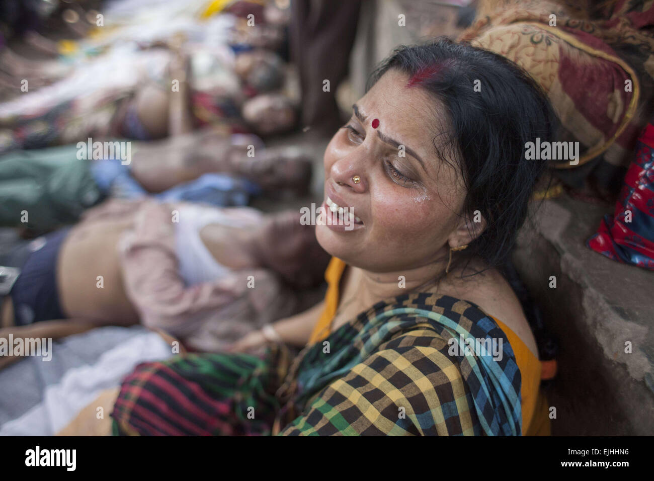 Hindu female dead body old hi-res stock photography and images - Alamy