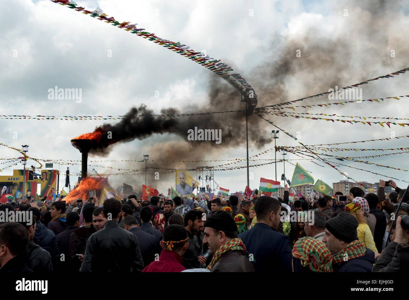 Fire nowruz hi-res stock photography and images - Alamy