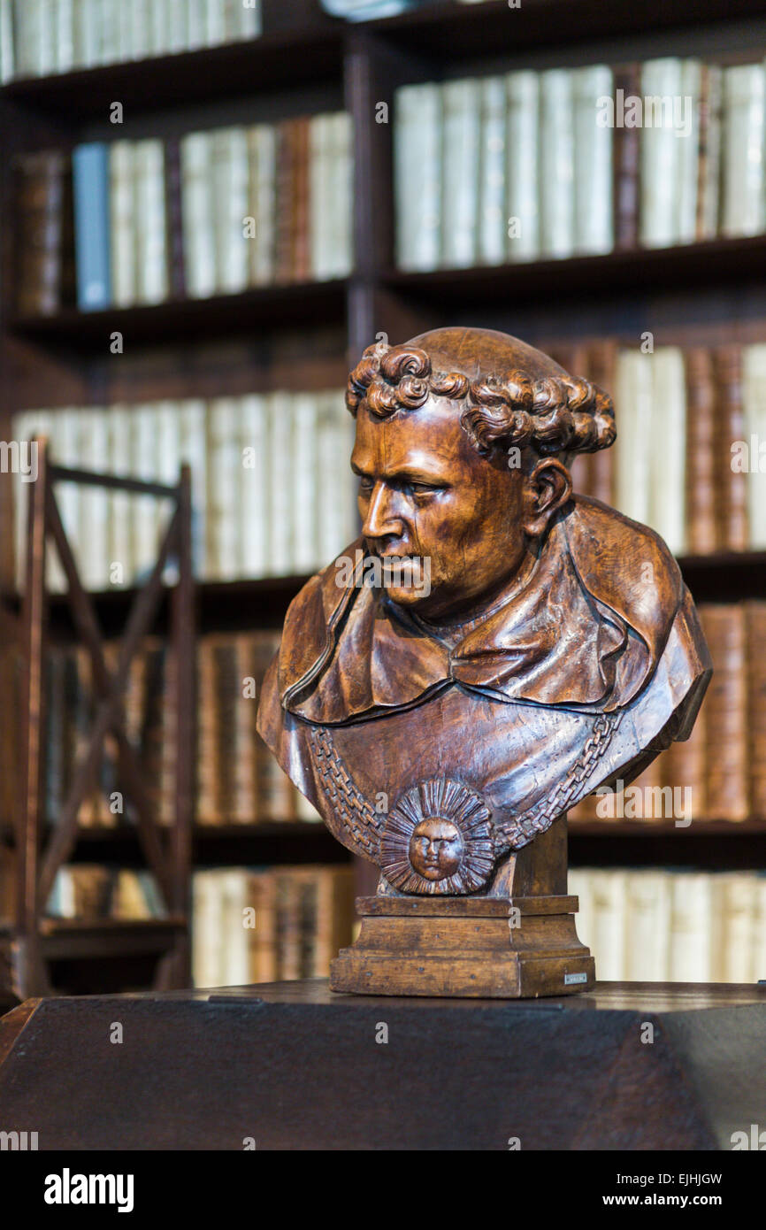 Library, carved busts, and ancient books, Plantin-Moretus Museum ...