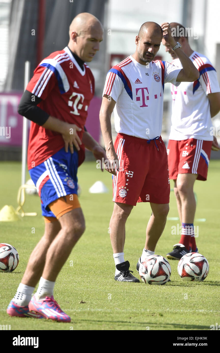Bayern Munich soccer team at Säbener Straße street training ground ...