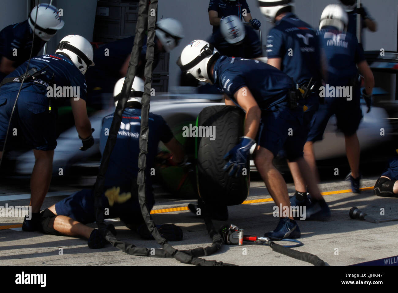 Williams f1 pit crew hi-res stock photography and images - Alamy