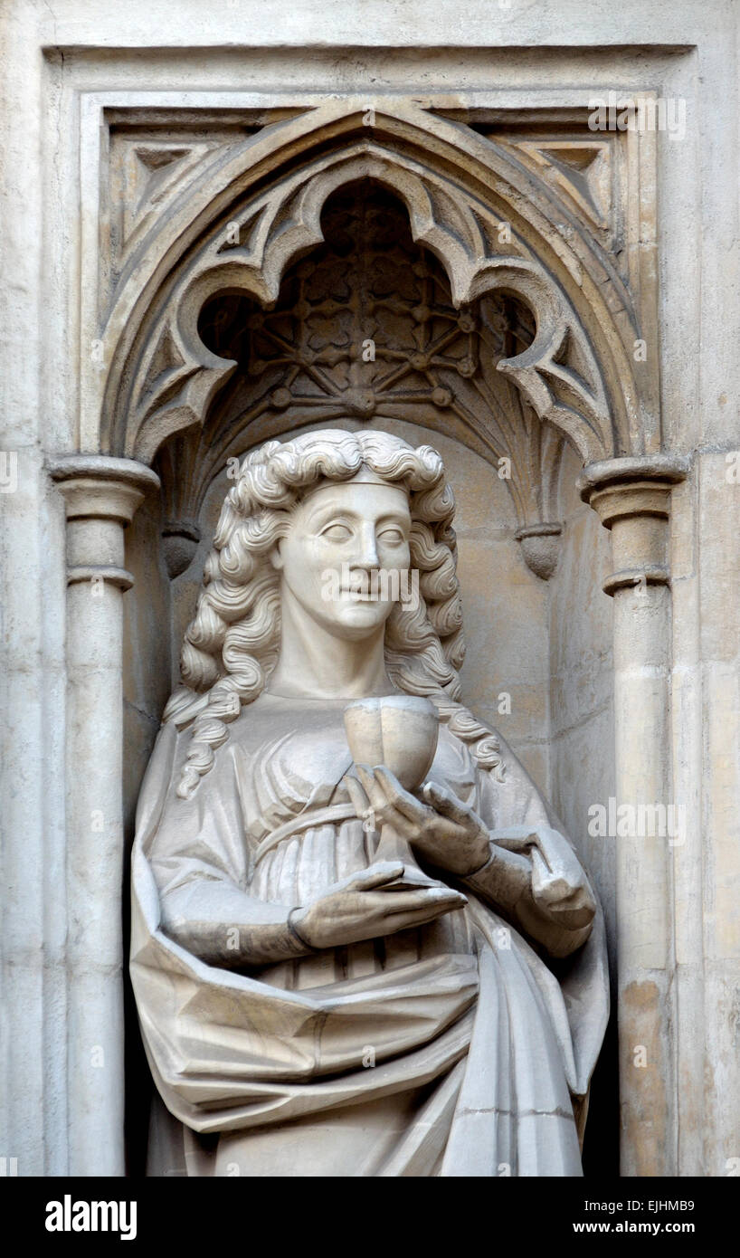 London, England, UK. Statue by the West Door of Westminster Abbey ...