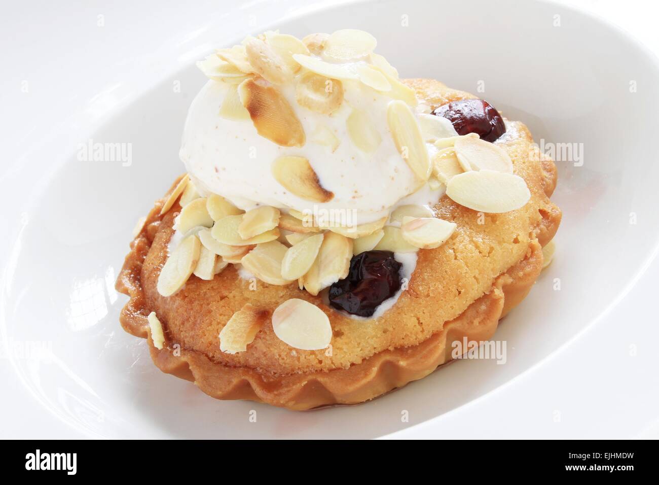 Traditional bakewell tart pie Stock Photo - Alamy