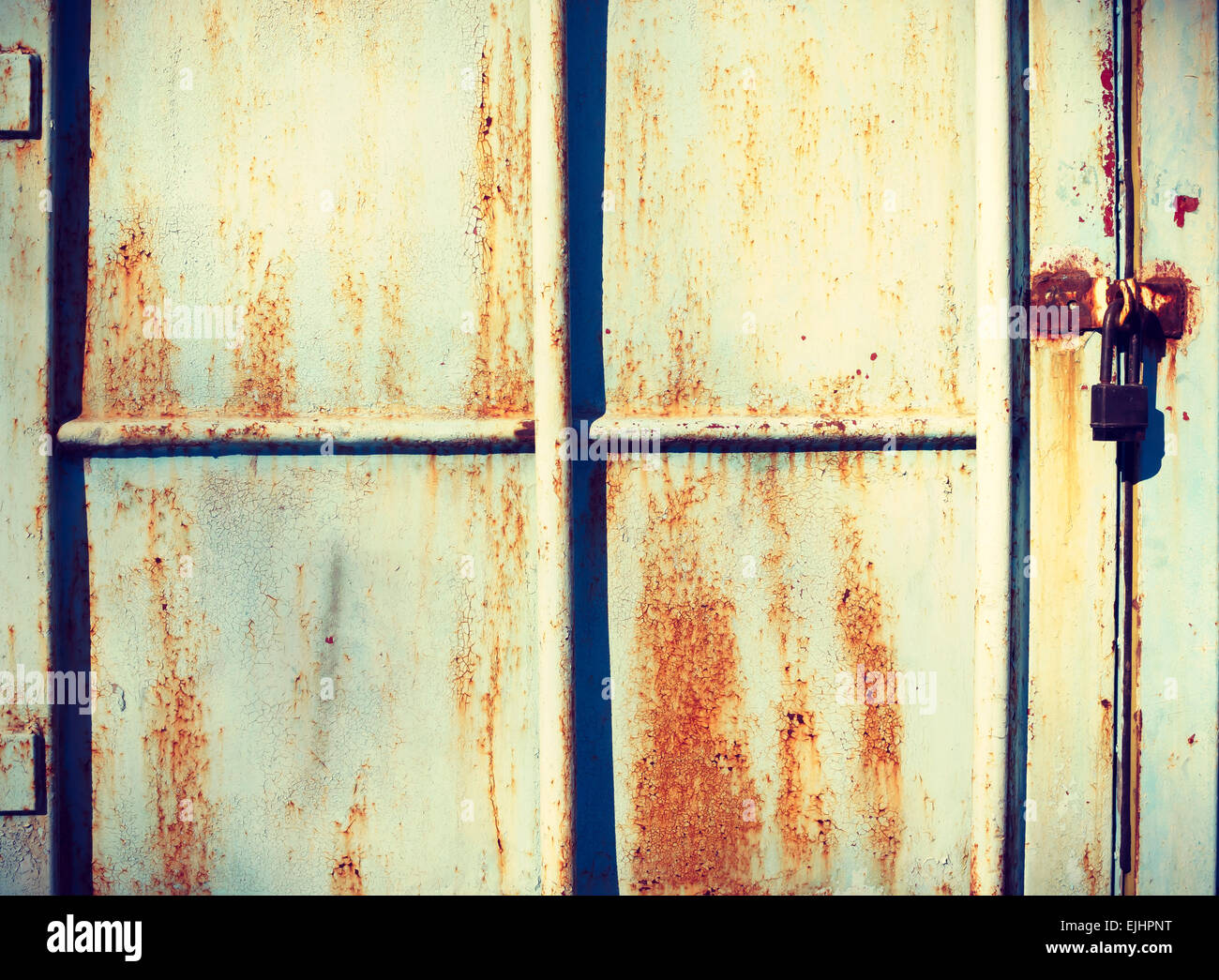 rust texture of old wall of garage Stock Photo - Alamy